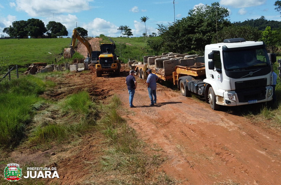 Parte da estrada da Linha Quatro Marcos ja foi recuperada pela ...