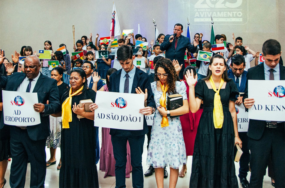 Concluída com sucesso de publico a 1ª Conferência de Missões da Igreja ...